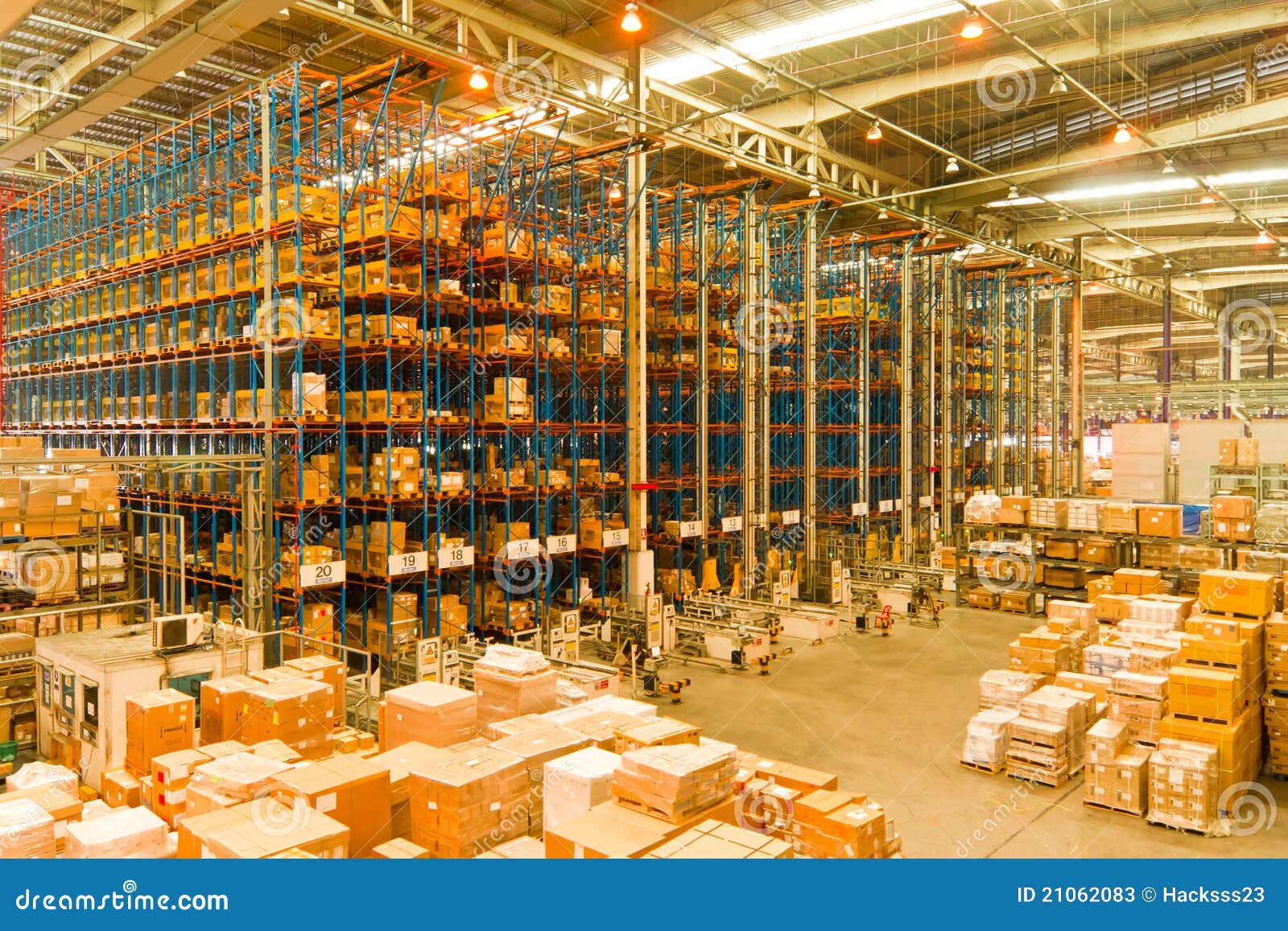 Inside Cargo Terminal Stock Photos - Image: 21062083