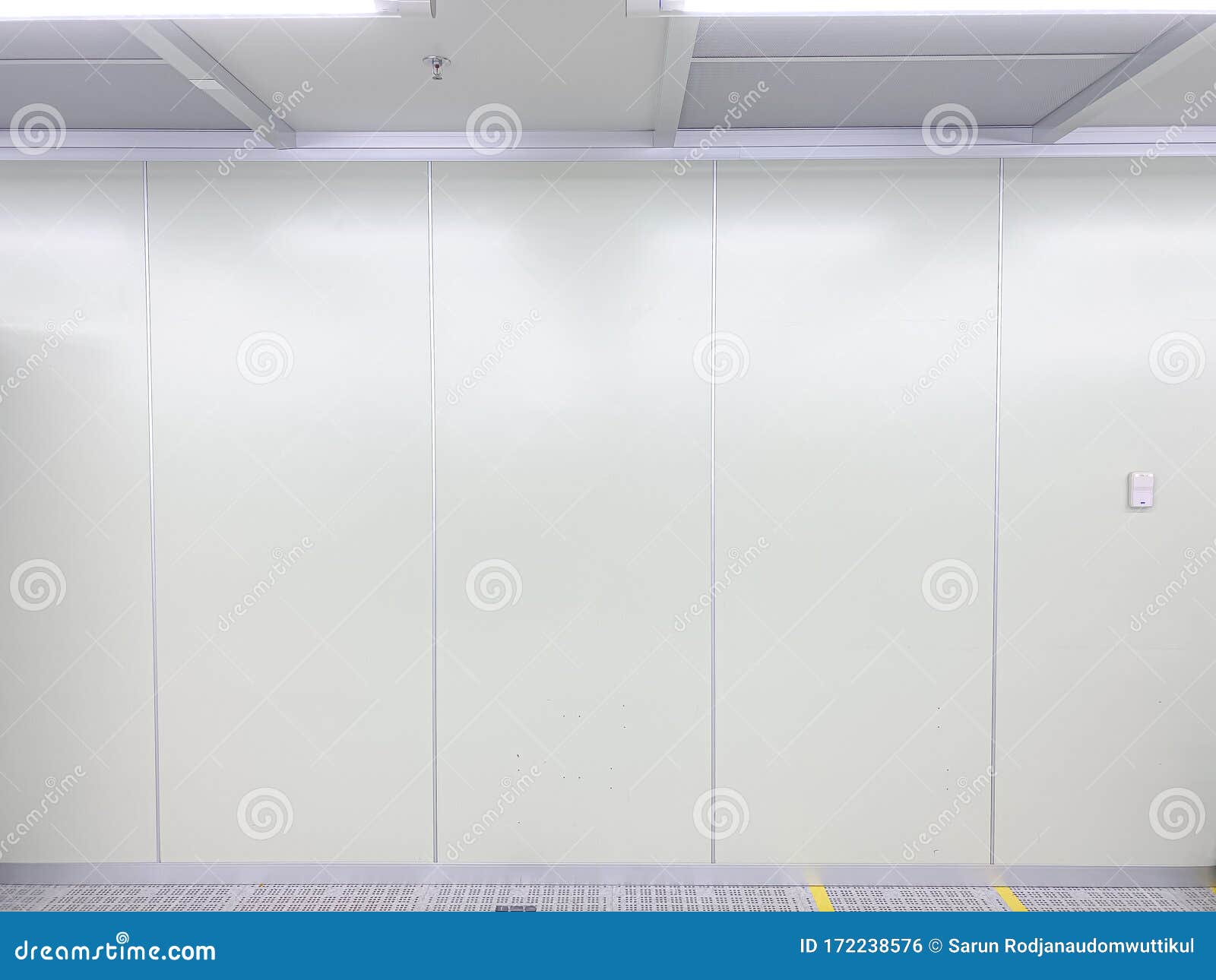 Inside Clean Room Class 1000 at Factory,empty Room Stock Photo - Image ...