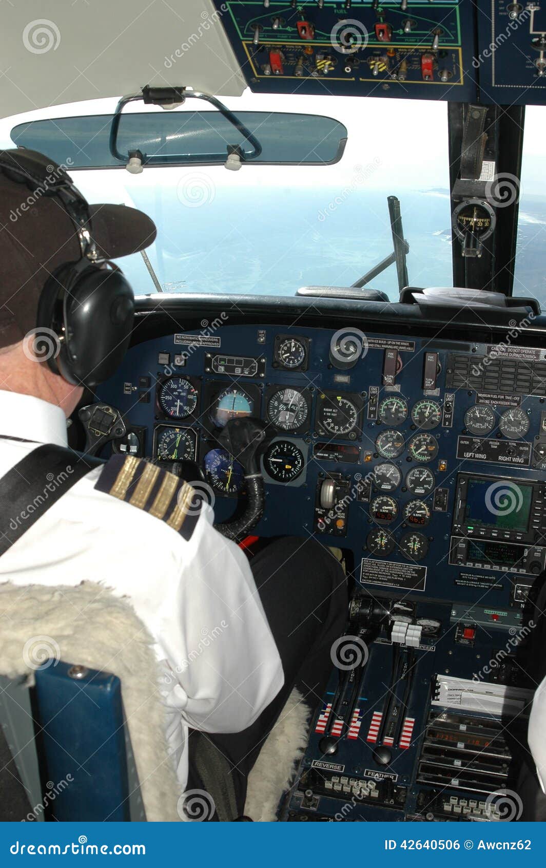 Inside the cockpit editorial photo. Image of inside, aeroplane - 42640506