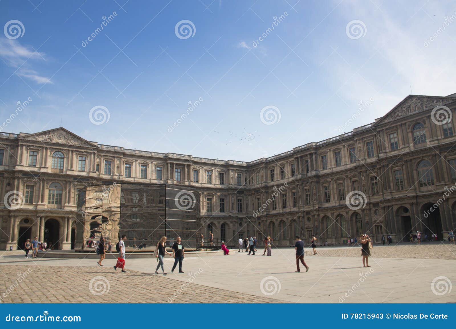Inside Cour Carre W Louvre W Paryż Zdjęcie Stock Editorial - Obraz ...