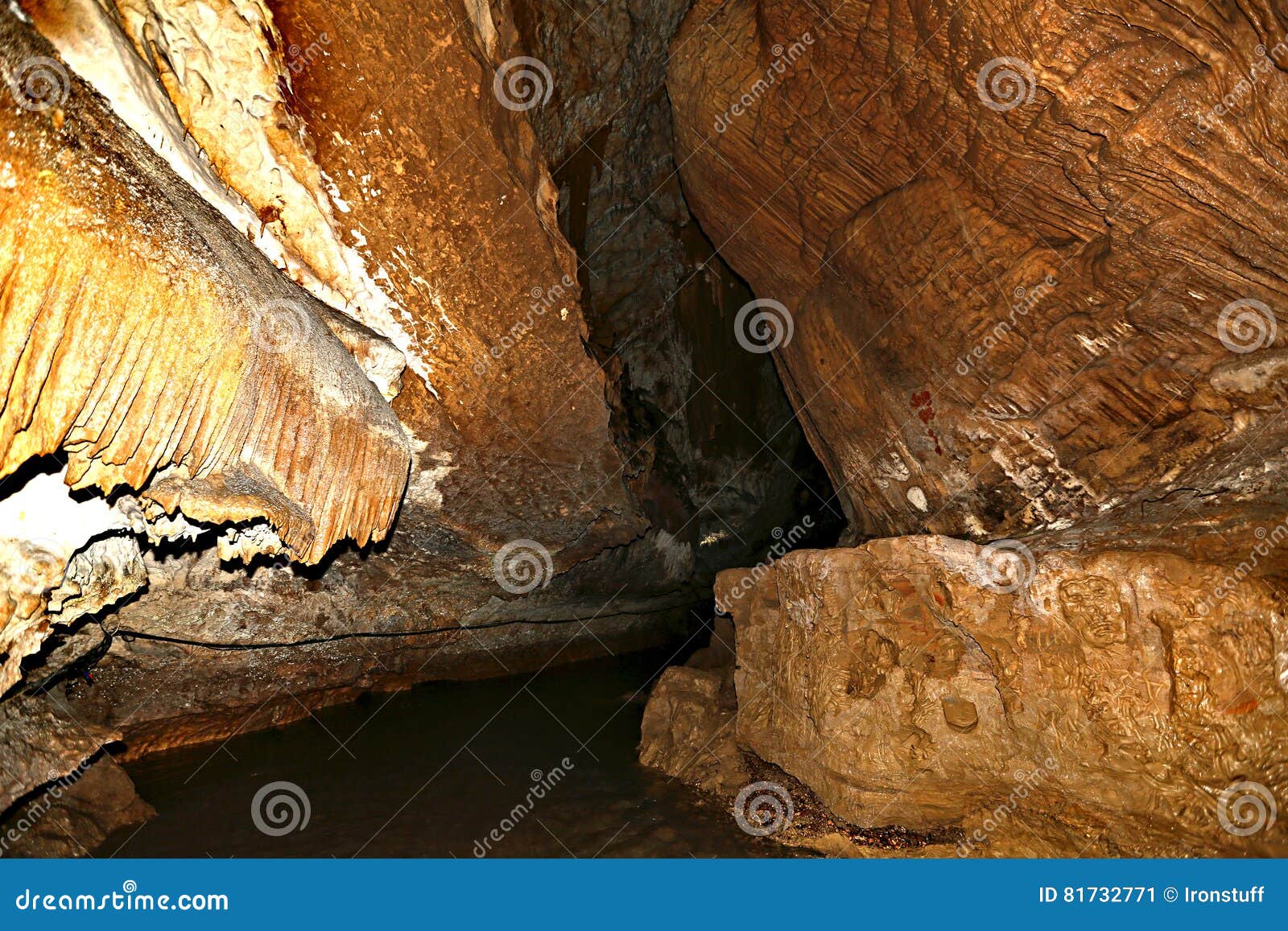 Inside a deep cave stock image. Image of nature, empty - 81732771