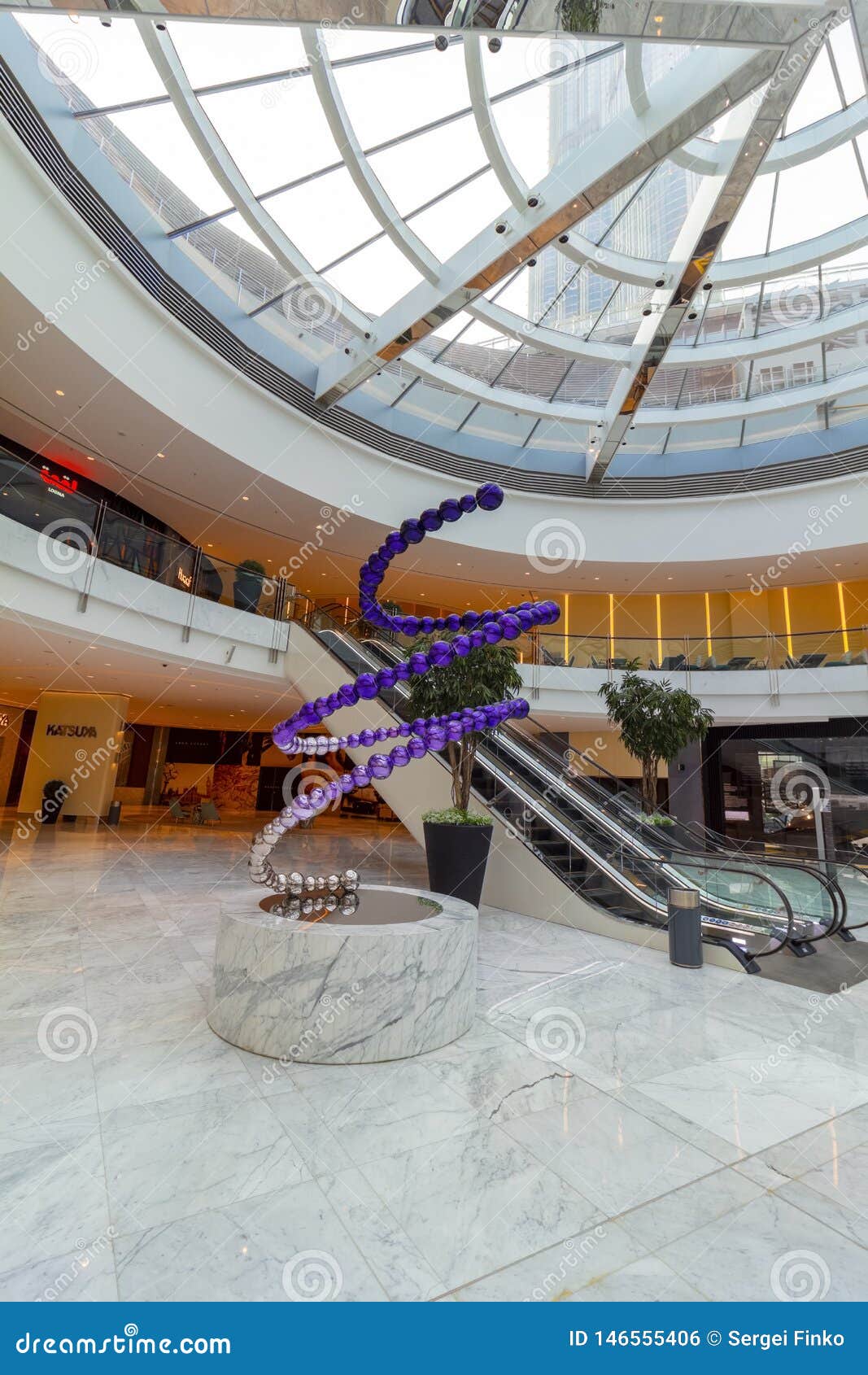 Inside the Dubai Mall editorial photo. Image of department - 146555406