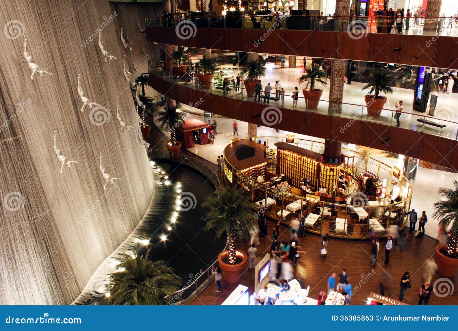 Inside Dubai Mall editorial stock photo. Image of arab - 36385863