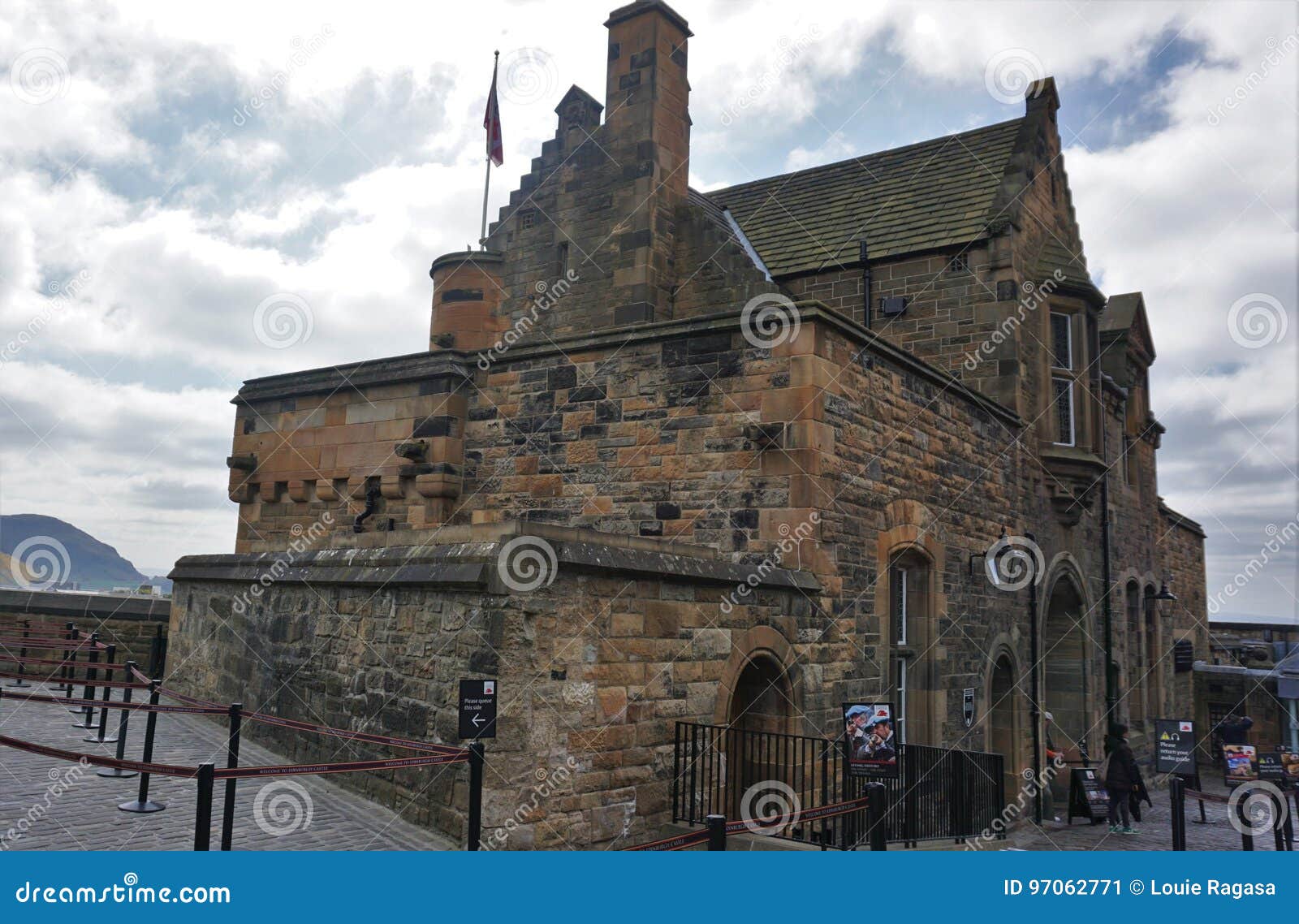 Inside Edinburgh Castle editorial photo. Image of walls - 97062771