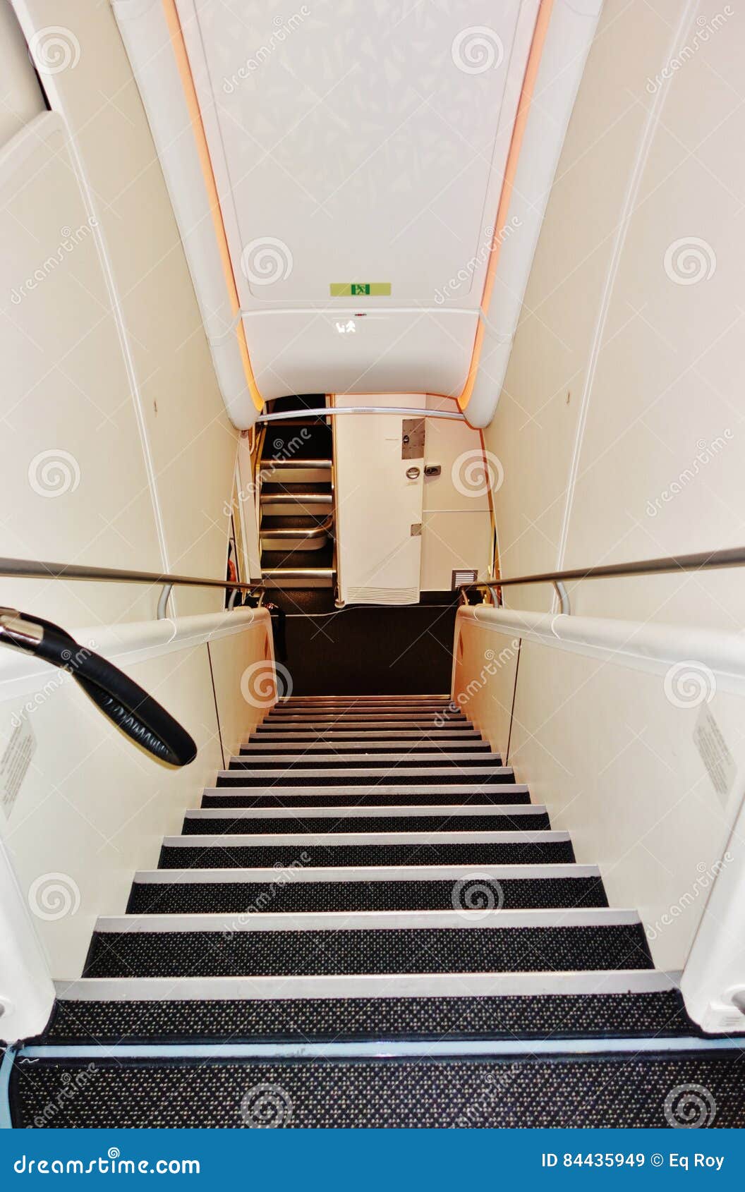 Inside the First Class Suite on the Upper Deck of an Airbus A380 from ...