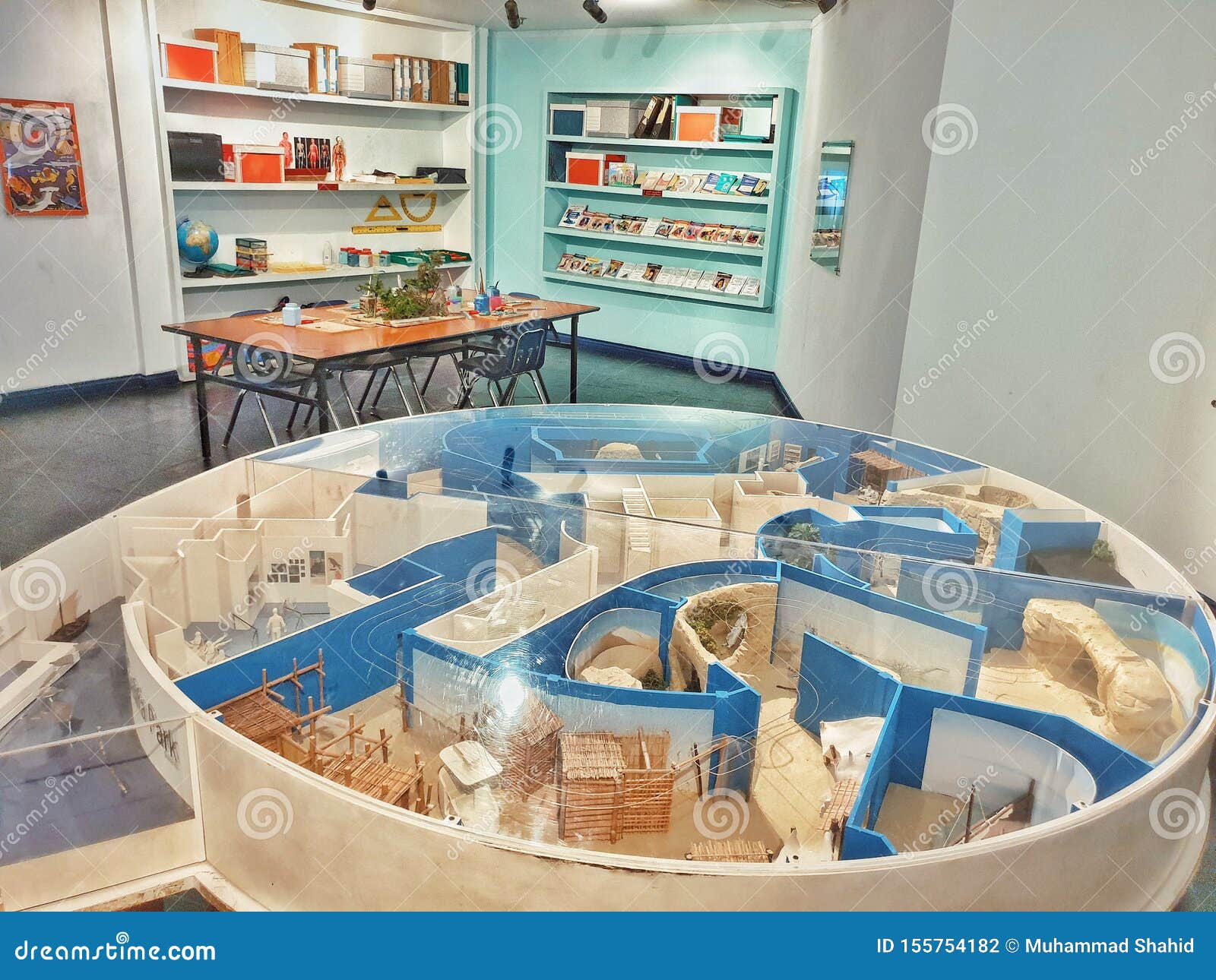 Inside image of a library editorial photography. Image of college ...