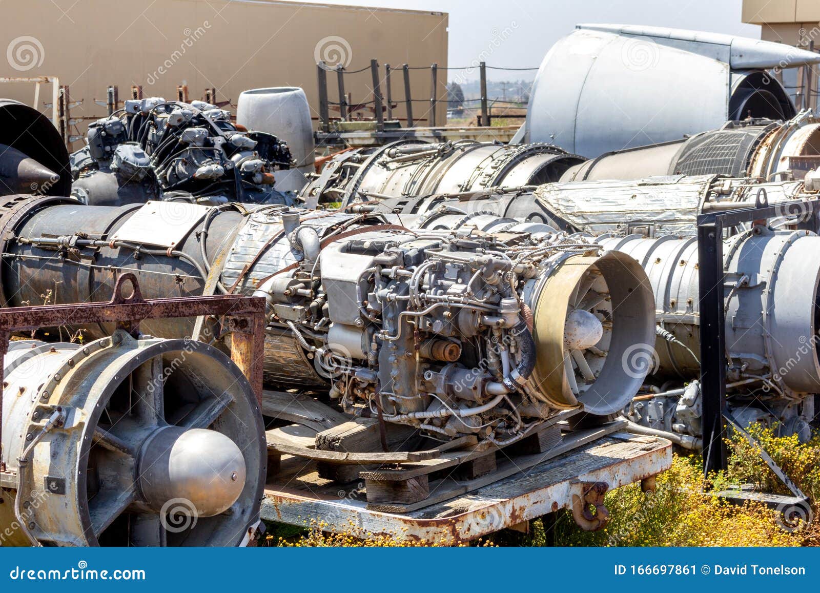 Inside a jet engine editorial photo. Image of garbage - 166697861