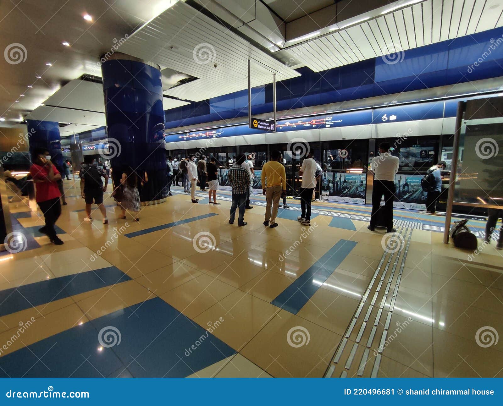 Inside of Metro Station Dubai Editorial Photo - Image of metro, vehicle ...