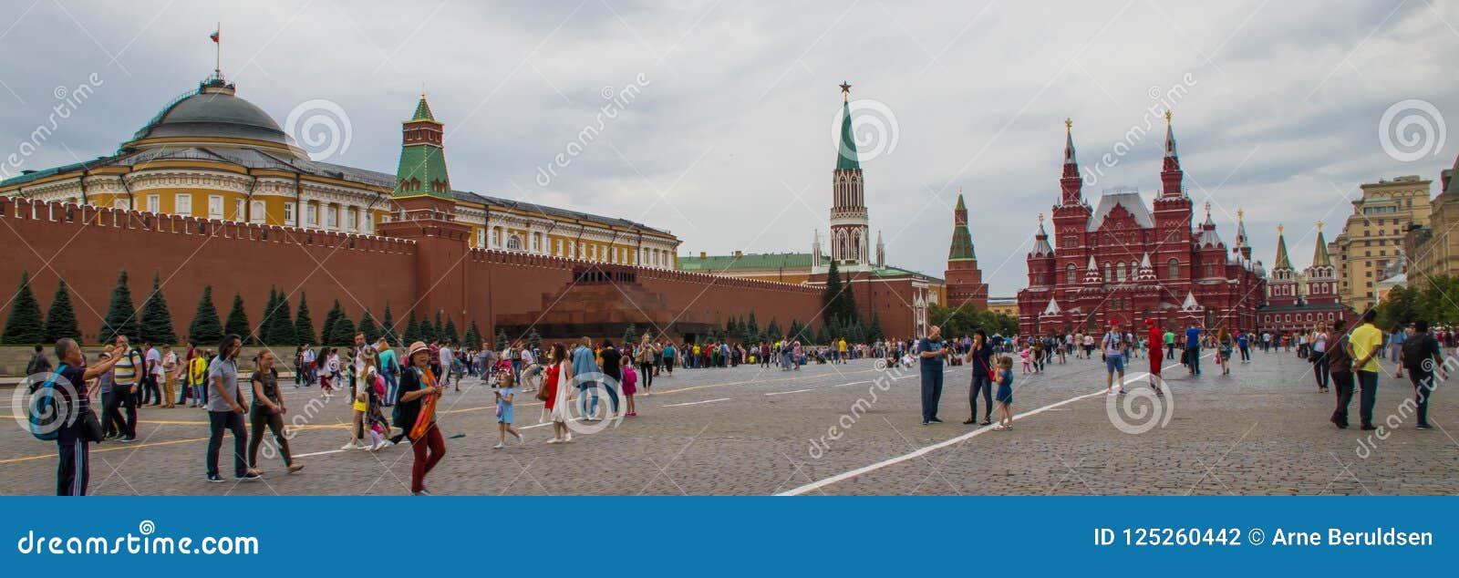 Inside Red Square in Moscow Editorial Photography - Image of communist ...