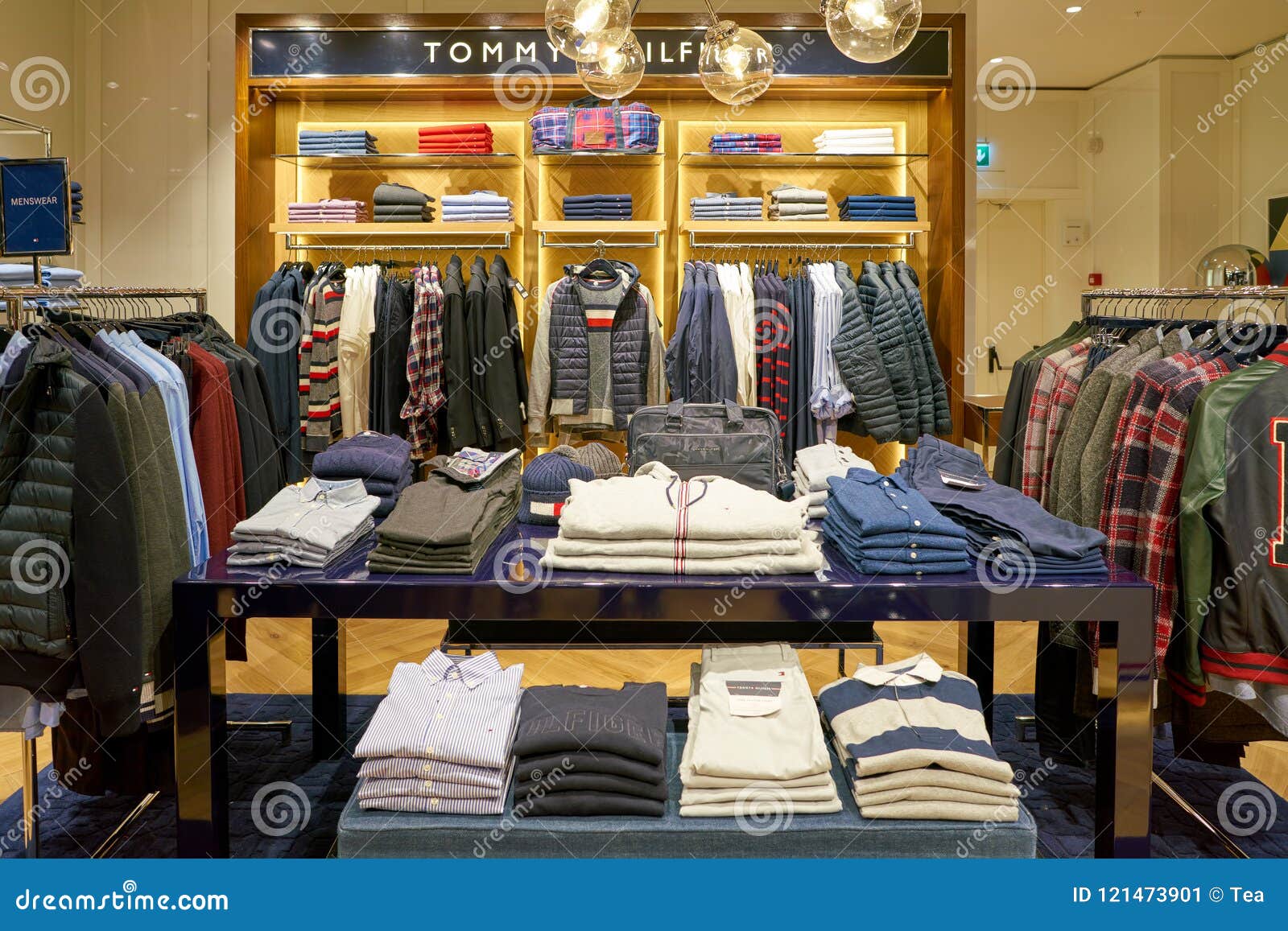 Inside Rinascente in Rome editorial photo. Image of italy - 121473901