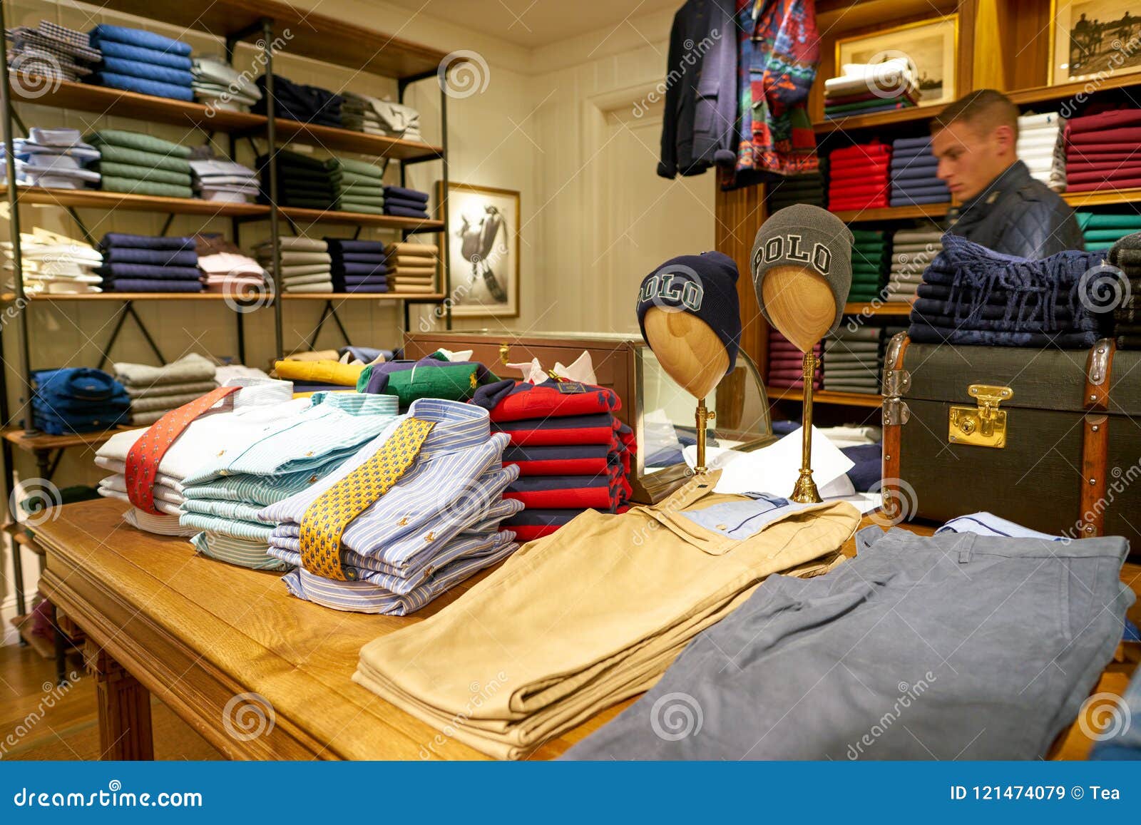 Inside Rinascente in Rome editorial stock image. Image of boutique ...