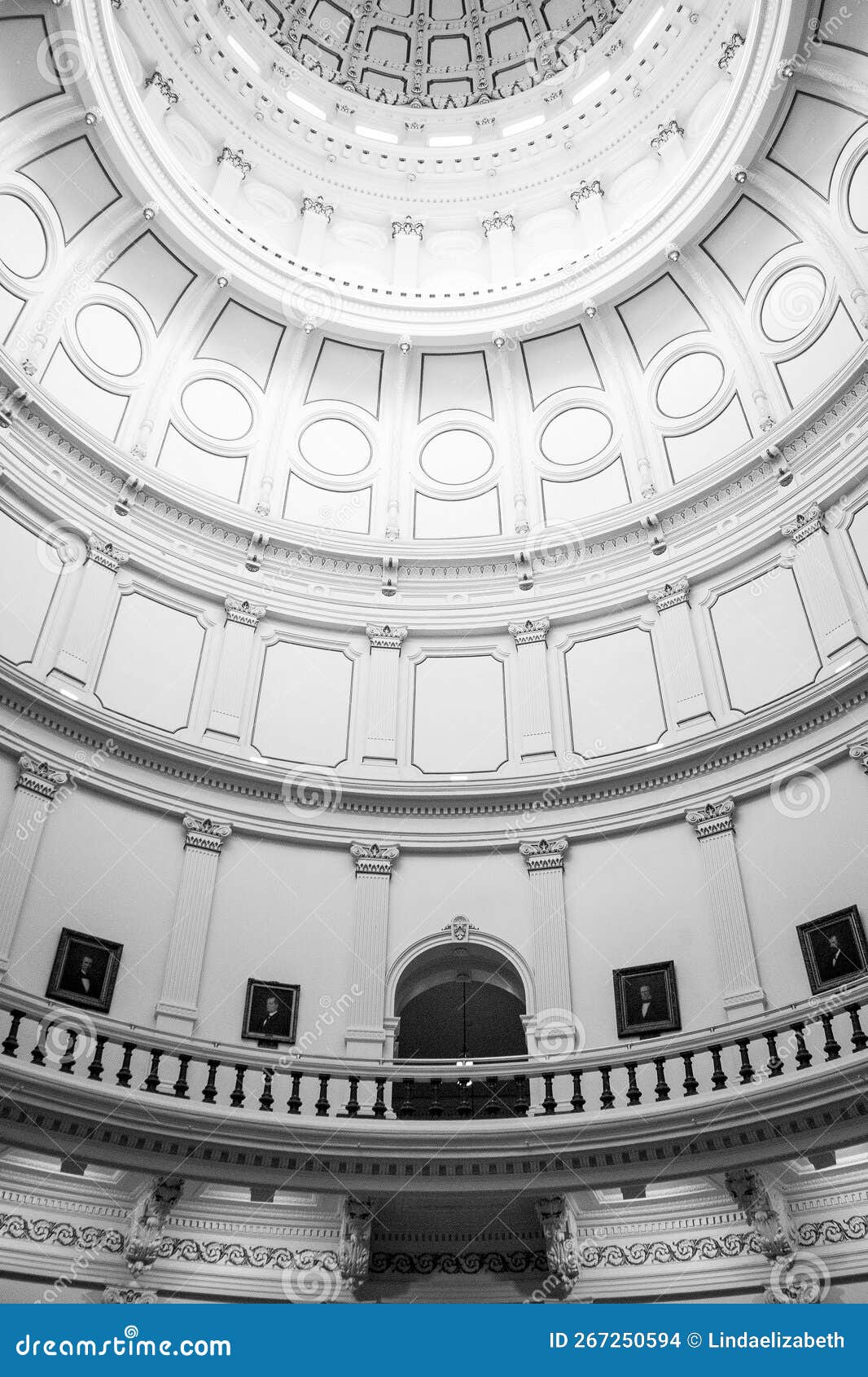 Inside the Rotunda at the Texas State Capitol in Austin Editorial Stock ...
