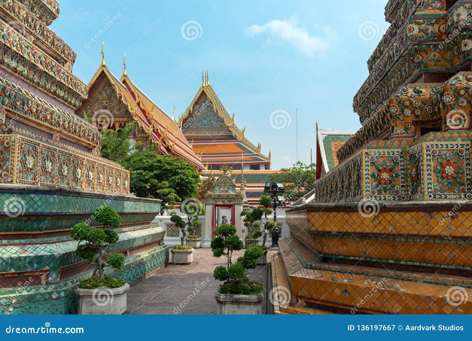 Royal temple Bangkok stock image. Image of majestic - 136197667