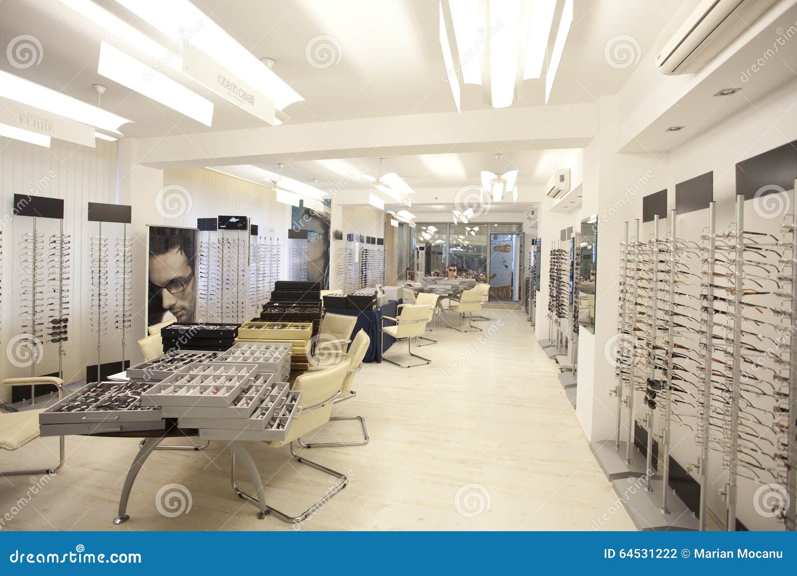 Inside sunglasses store editorial photography. Image of store - 64531222