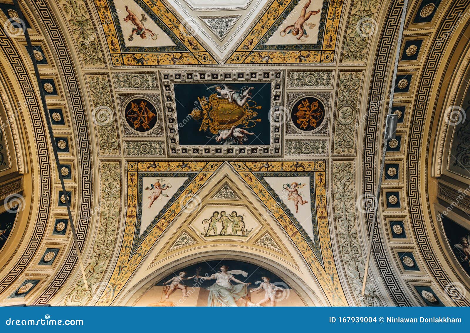 Inside the Vatican Museums editorial stock image. Image of catholic ...