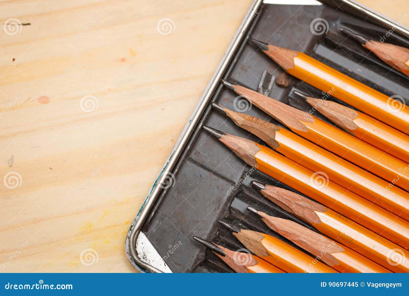 Insieme Delle Matite Della Grafite Di Durezza Differente Immagine Stock ...