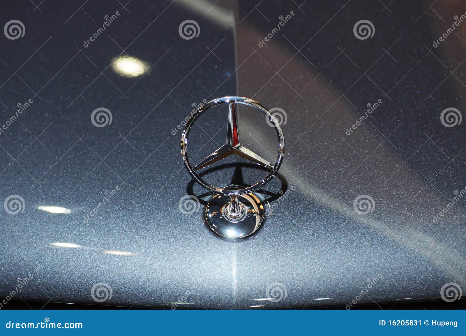 Insignia Del Benz De Mercedes Foto editorial - Imagen de fondo ...