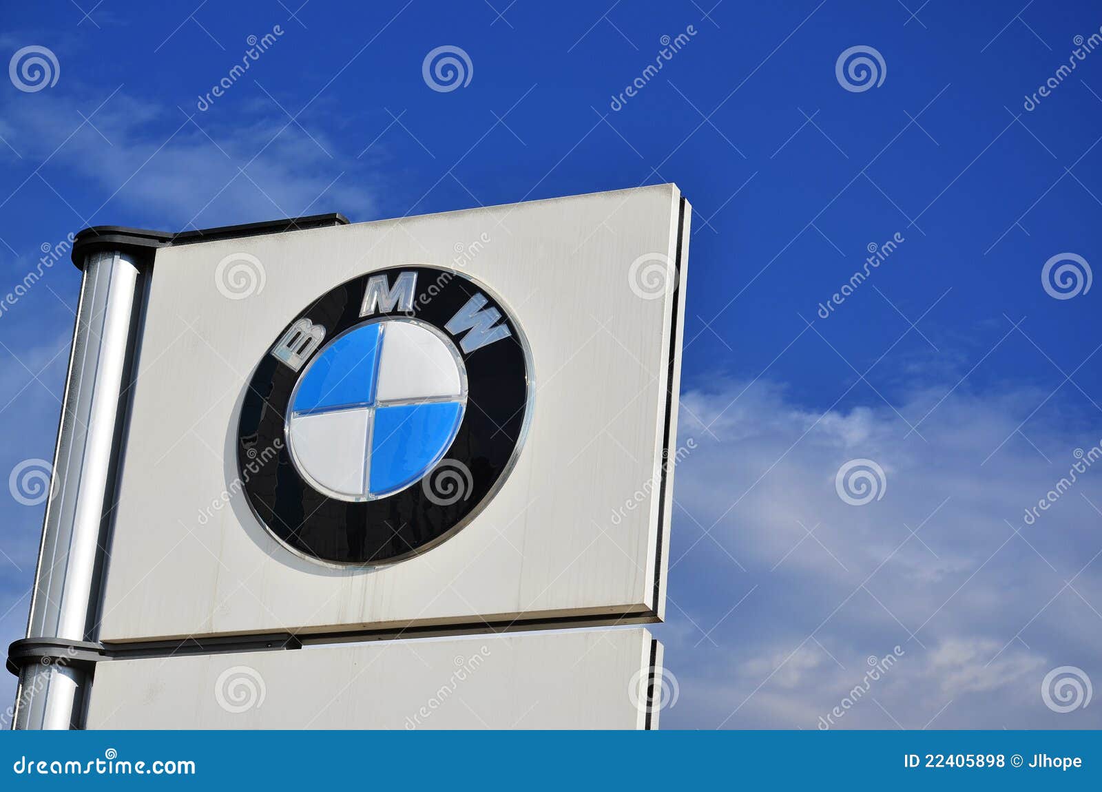 Insignia del Bmw foto de archivo editorial. Imagen de nubes - 22405898