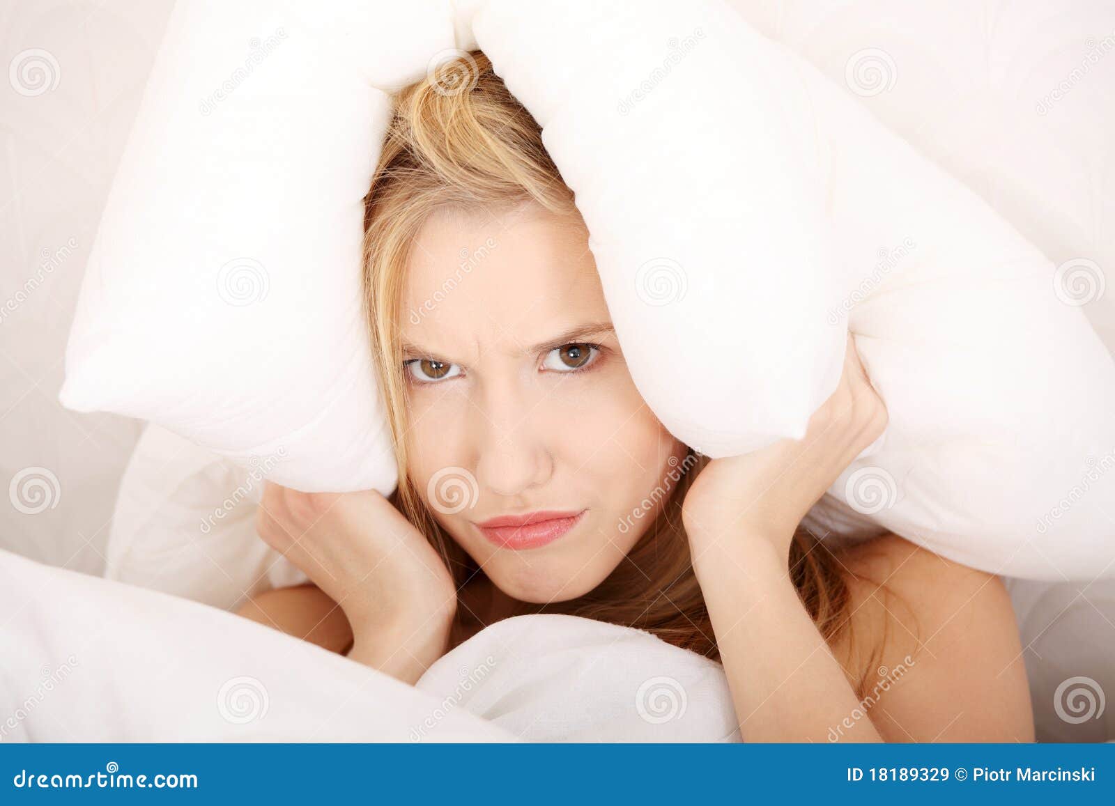 Insomnia concept stock image. Image of lying, night, migraine - 18189329