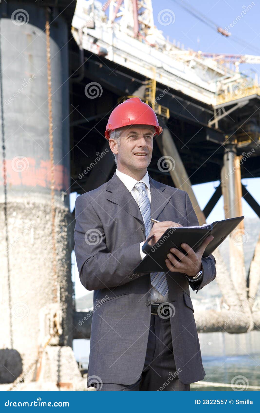 Inspecteurs De Plateforme Pétrolière Image stock - Image du sécurité ...