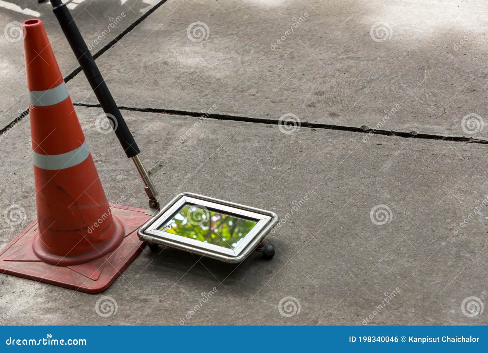 Inspection Mirror for Bomb. Inspection Mirror for Threats of Explosives ...