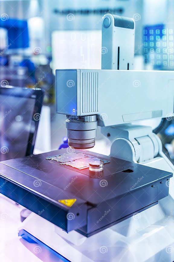 Inspection of the Quality of Silicon Chips in the Laboratory with a ...