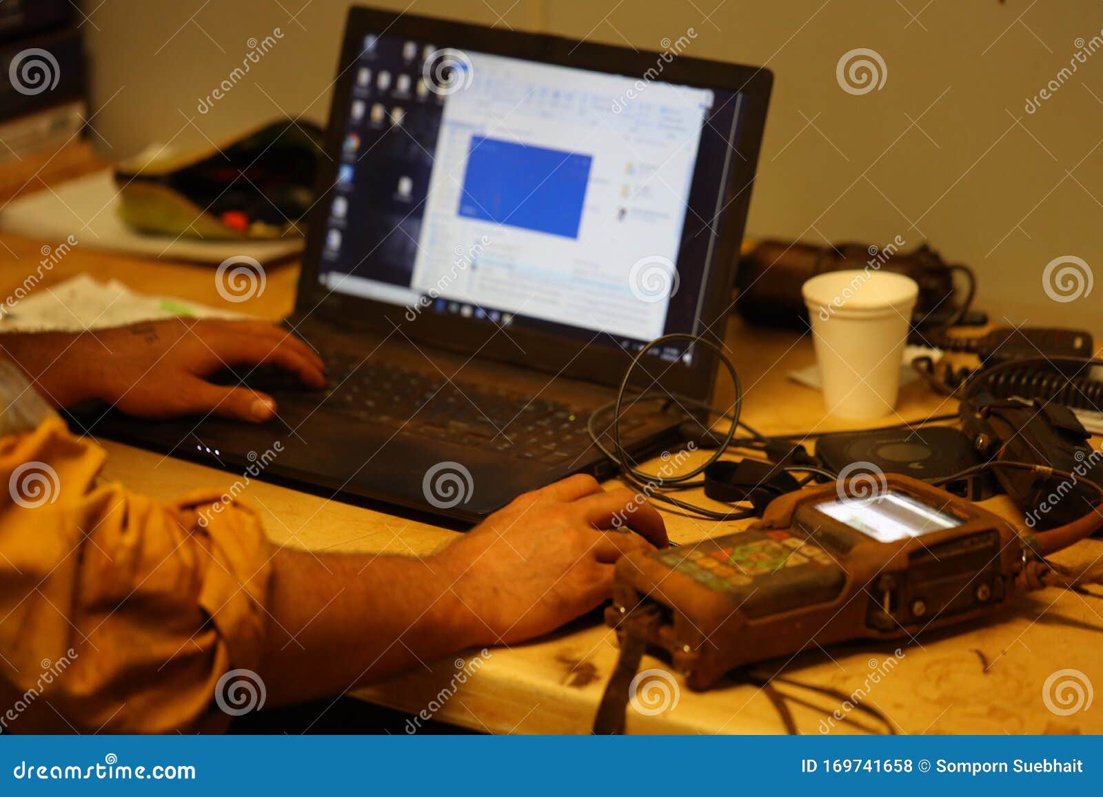 Inspector Non Destructive Testing NDT Conducting Chute Bin Inspection ...