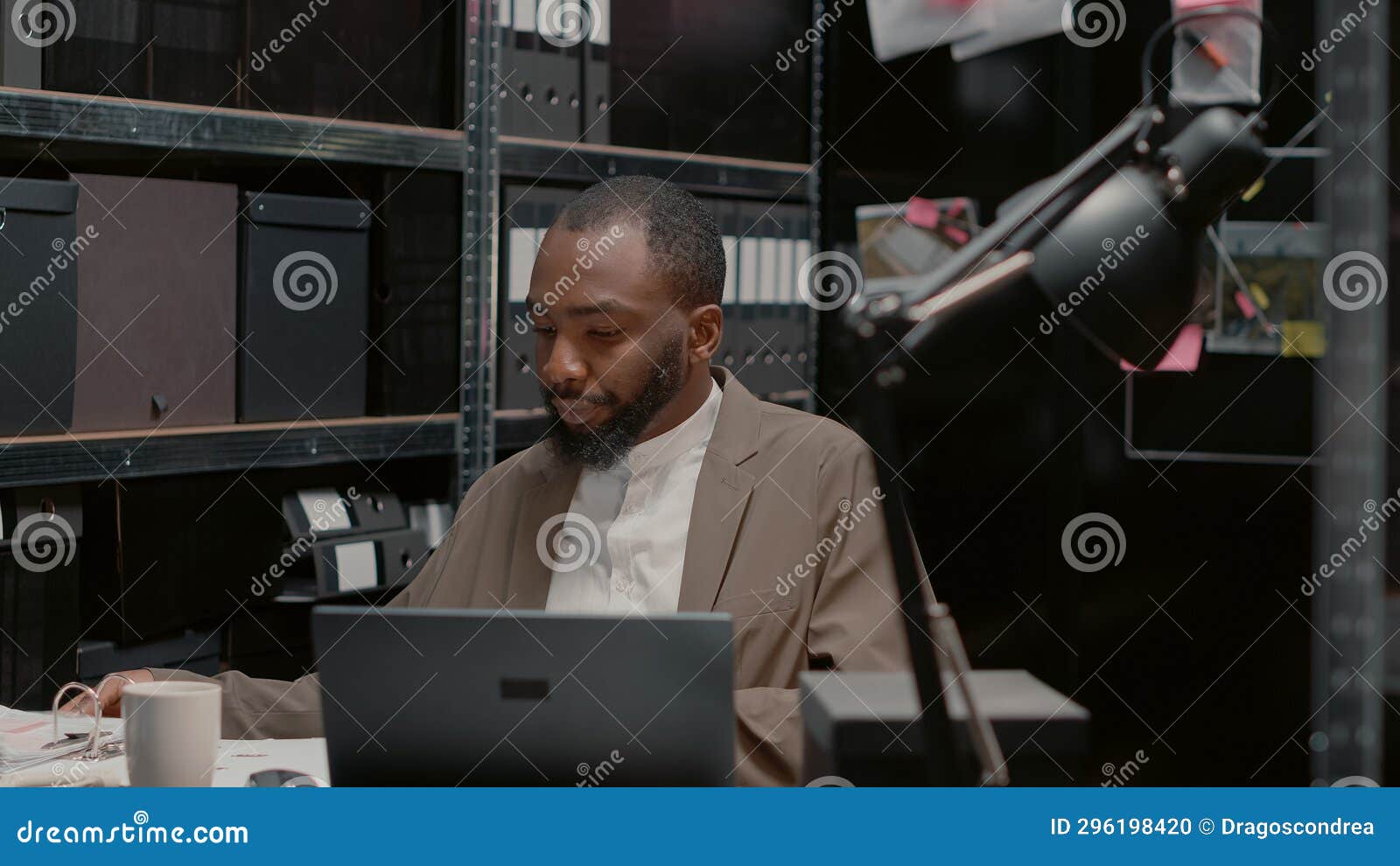 Inspector Searching for Forensic Evidence in Case File Stock Photo ...