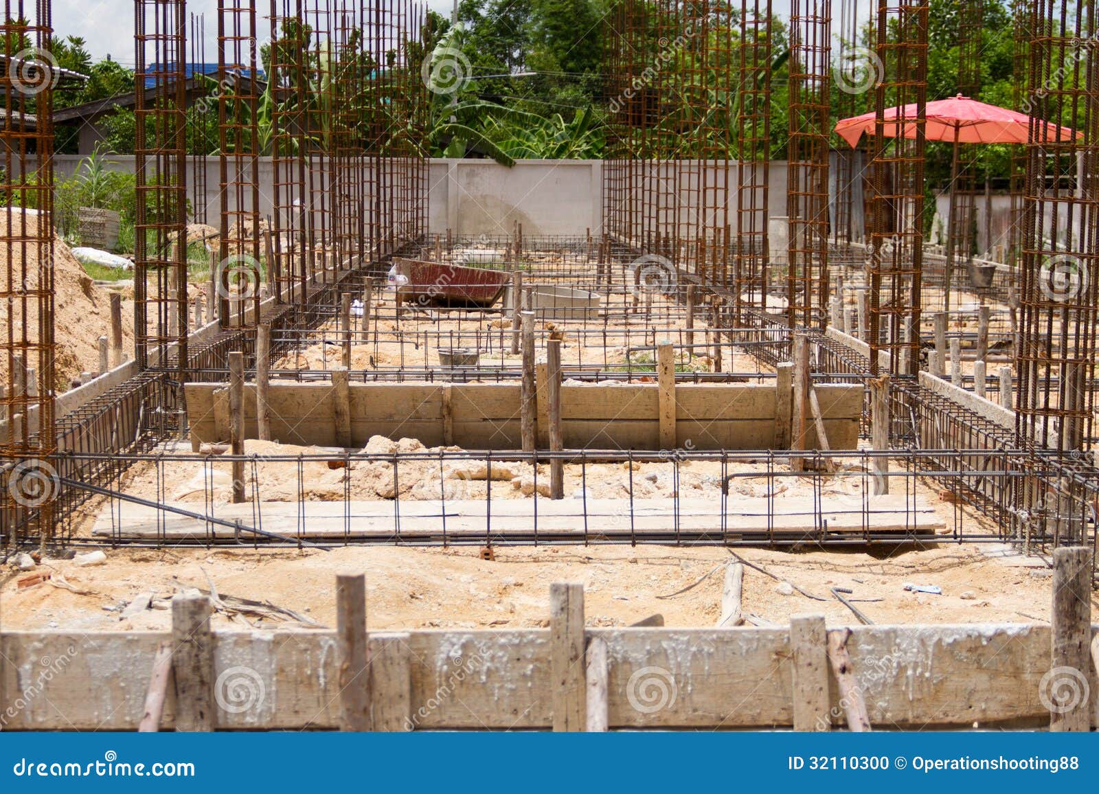 Rebar And Formwork For Beam And Column Stock Photo | CartoonDealer.com ...