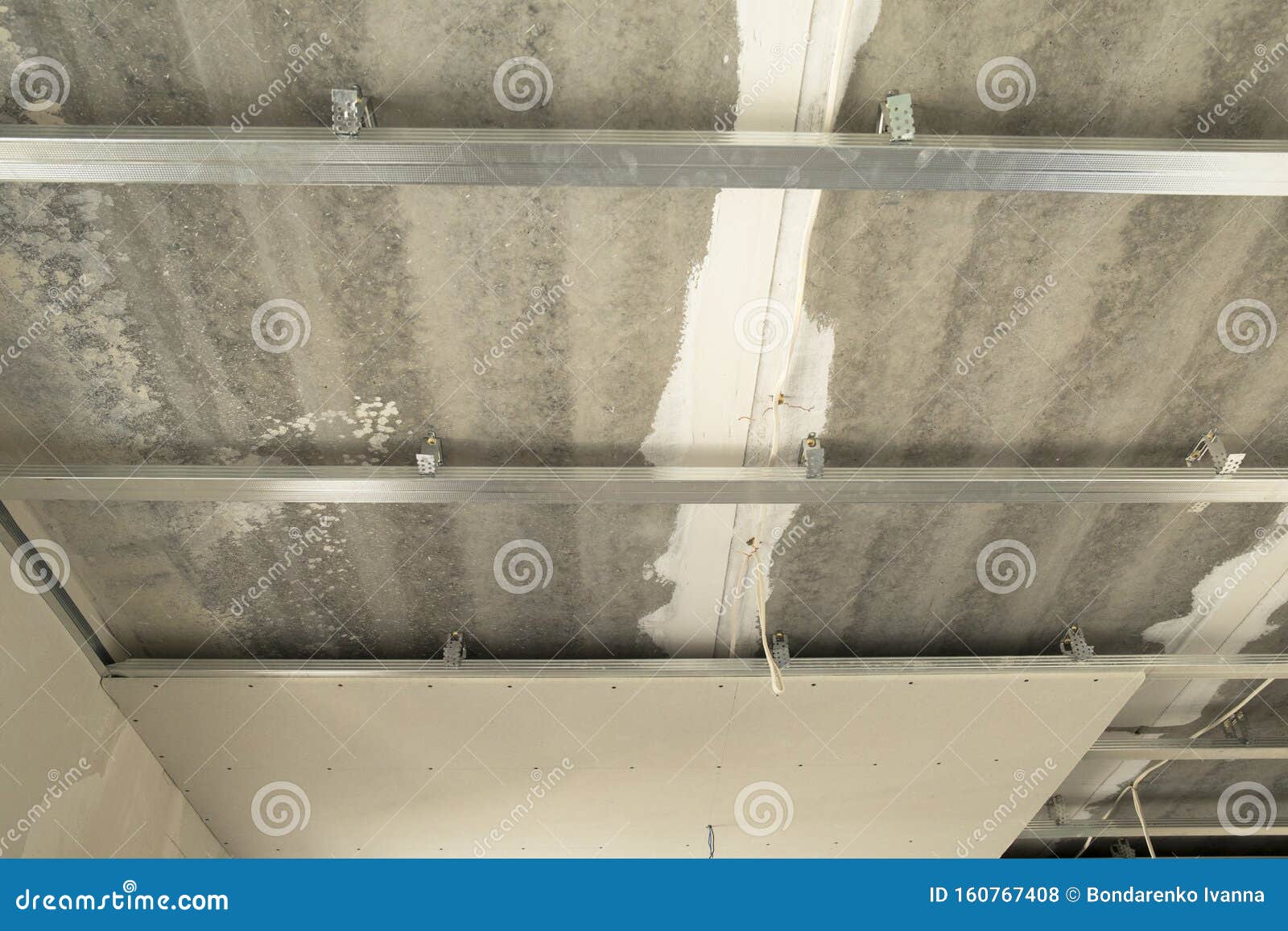 Installation the Ceiling Profile in the New Flat Stock Photo - Image of ...