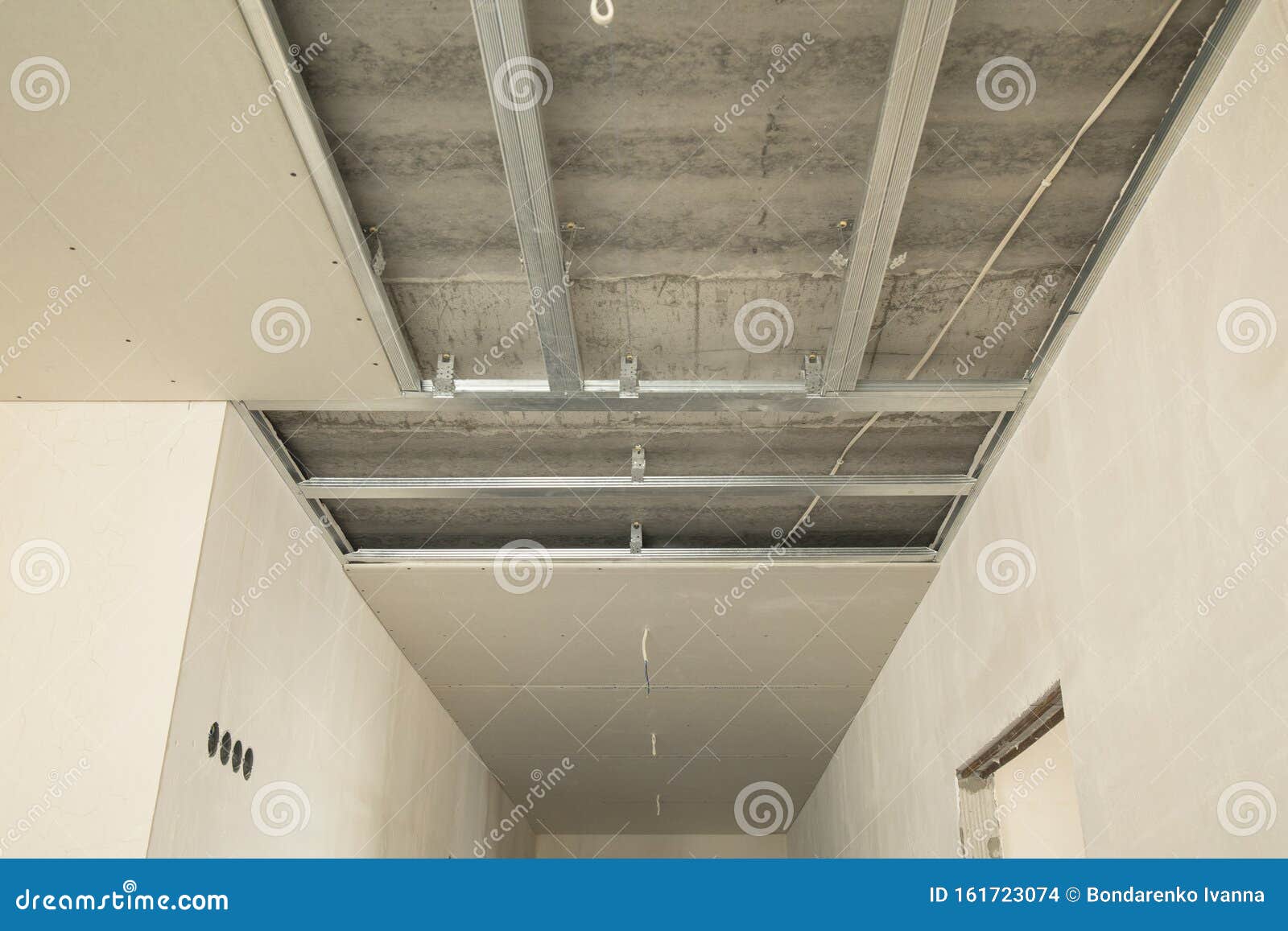 Installation the Ceiling Profile in the New Flat Stock Photo - Image of ...