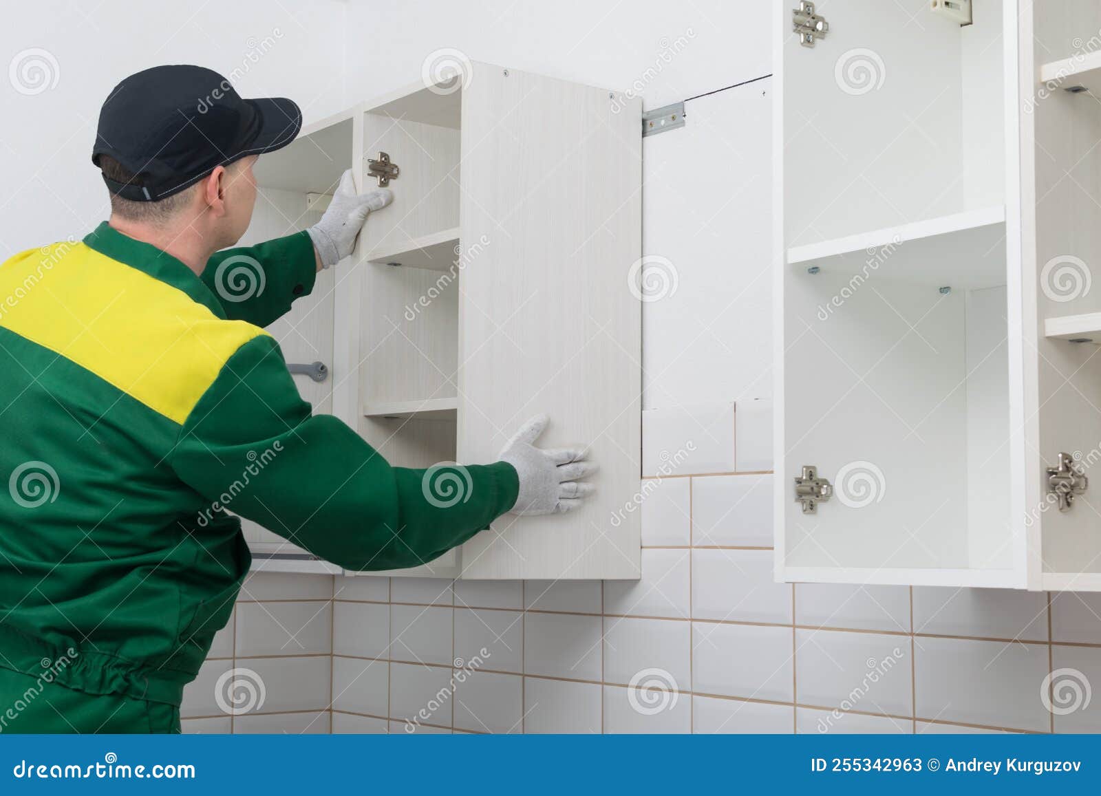 Installation Master, Storage Systems in the Kitchen, Combines Two ...