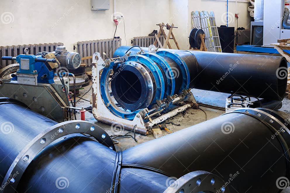 Installation Process of the Distribution Unit Heating Network in the ...