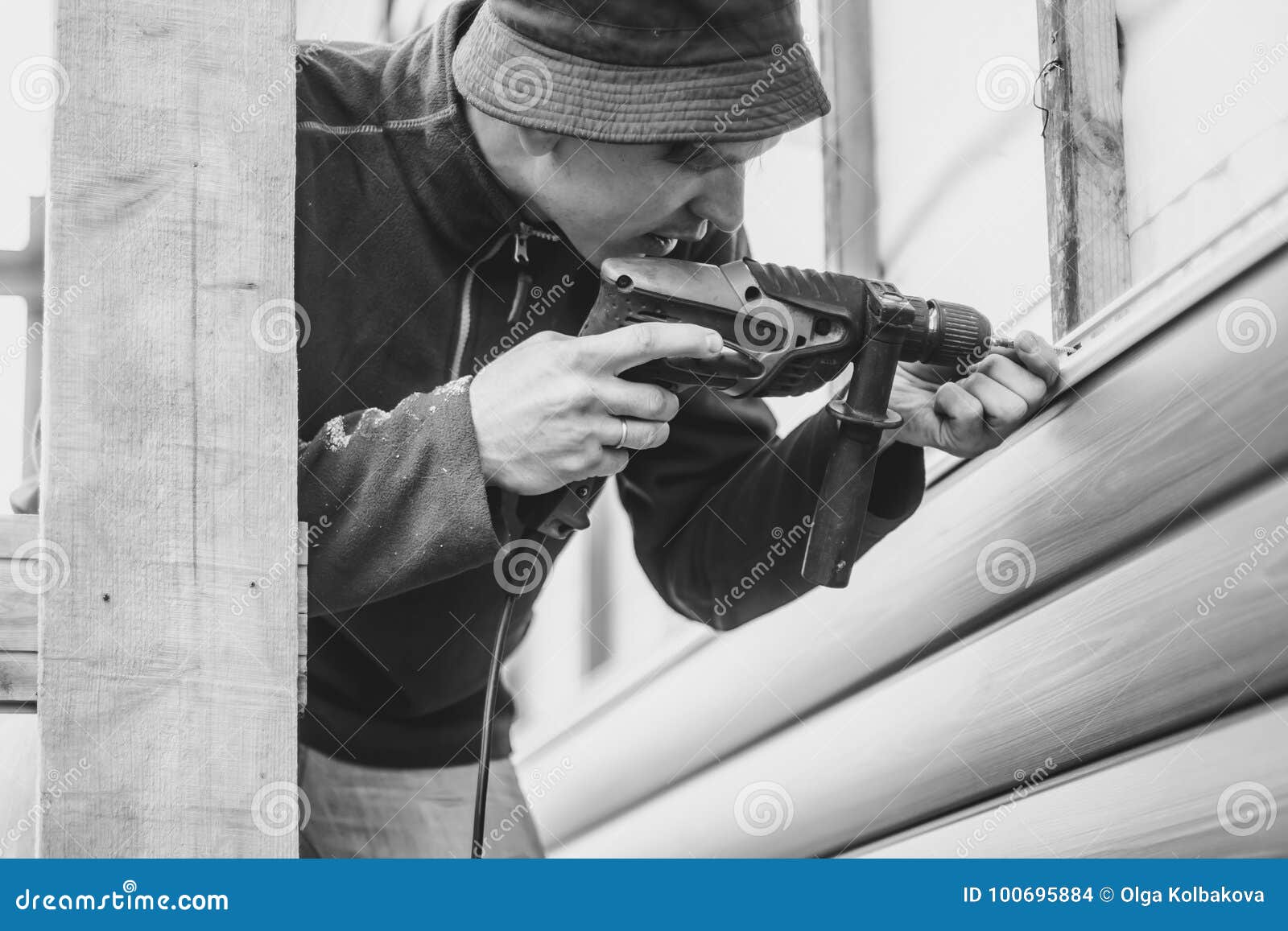 Installation of siding stock photo. Image of carpenter - 100695884