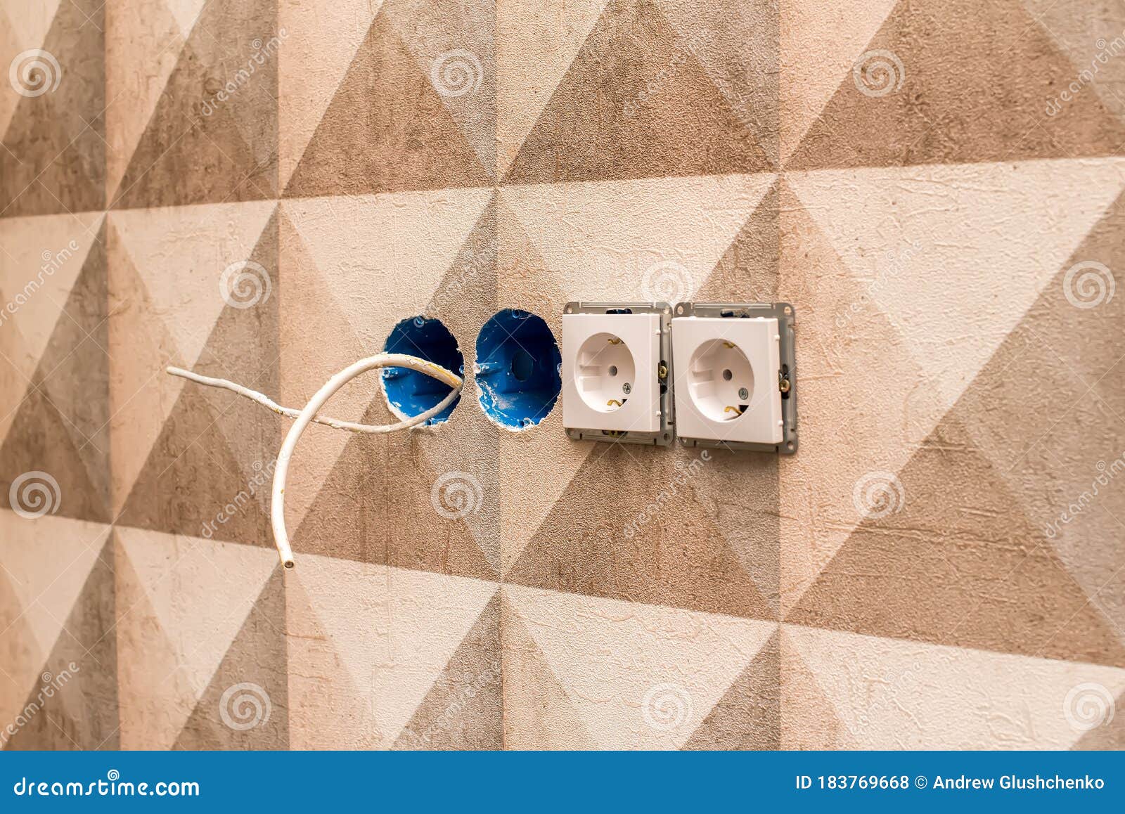 Installation of Sockets in the Wall, Repair of Electrical Sockets ...