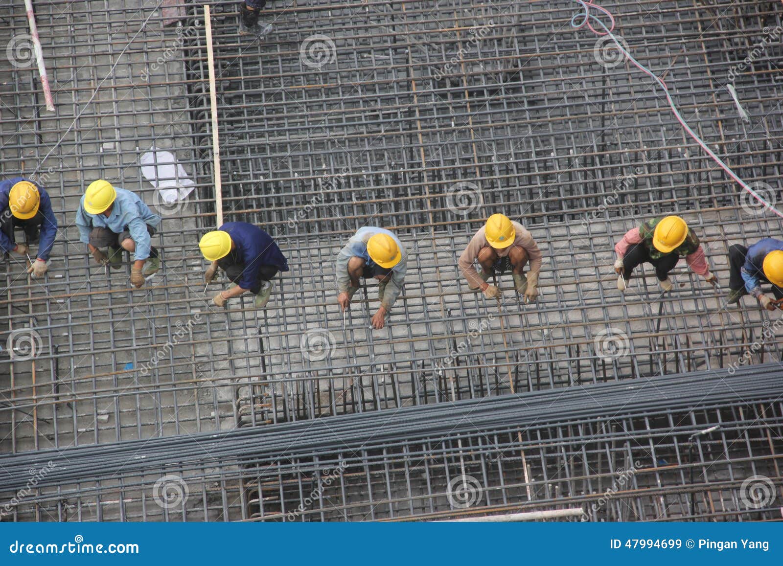 Installation Steel Skeleton of the Workers at the SHENZHEN Construction ...