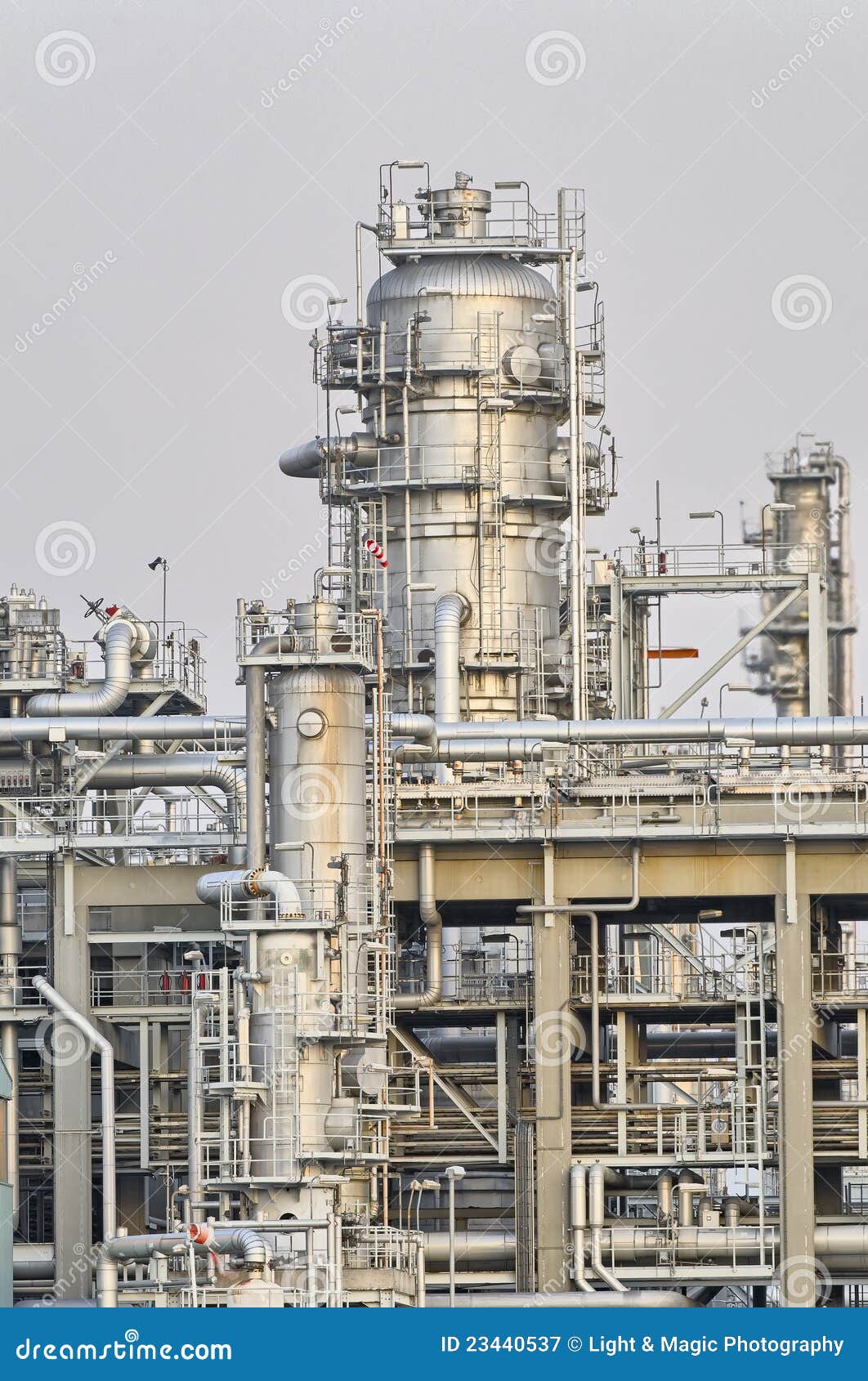 Installazione industriale immagine stock. Immagine di incuriosire ...