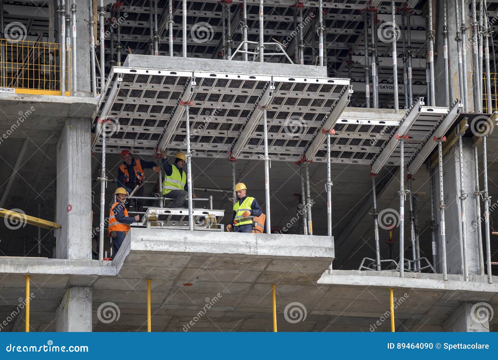 Installing Aluminium Concrete Formwork Editorial Image - Image of ...