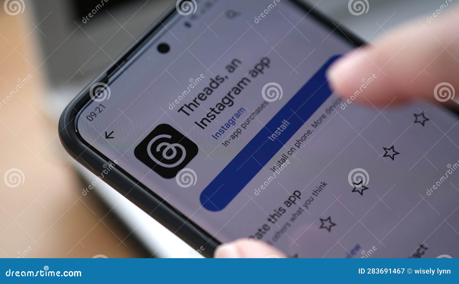 Installing Instagram Thread Application on Android Smartphone ...