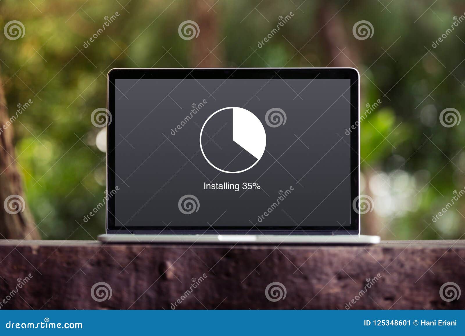 Installing Update with Circle Load Percentage Waiting Indicator Concept ...