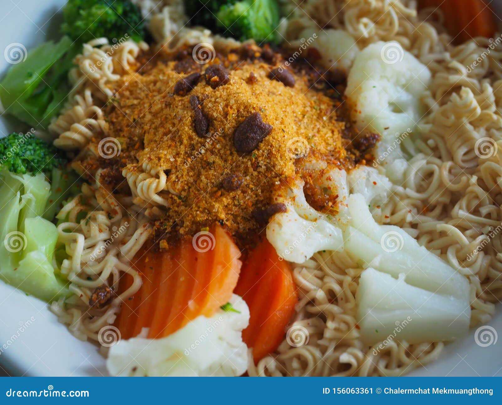 Instant Noodles and Vegetables for Complete Eating Stock Image - Image ...