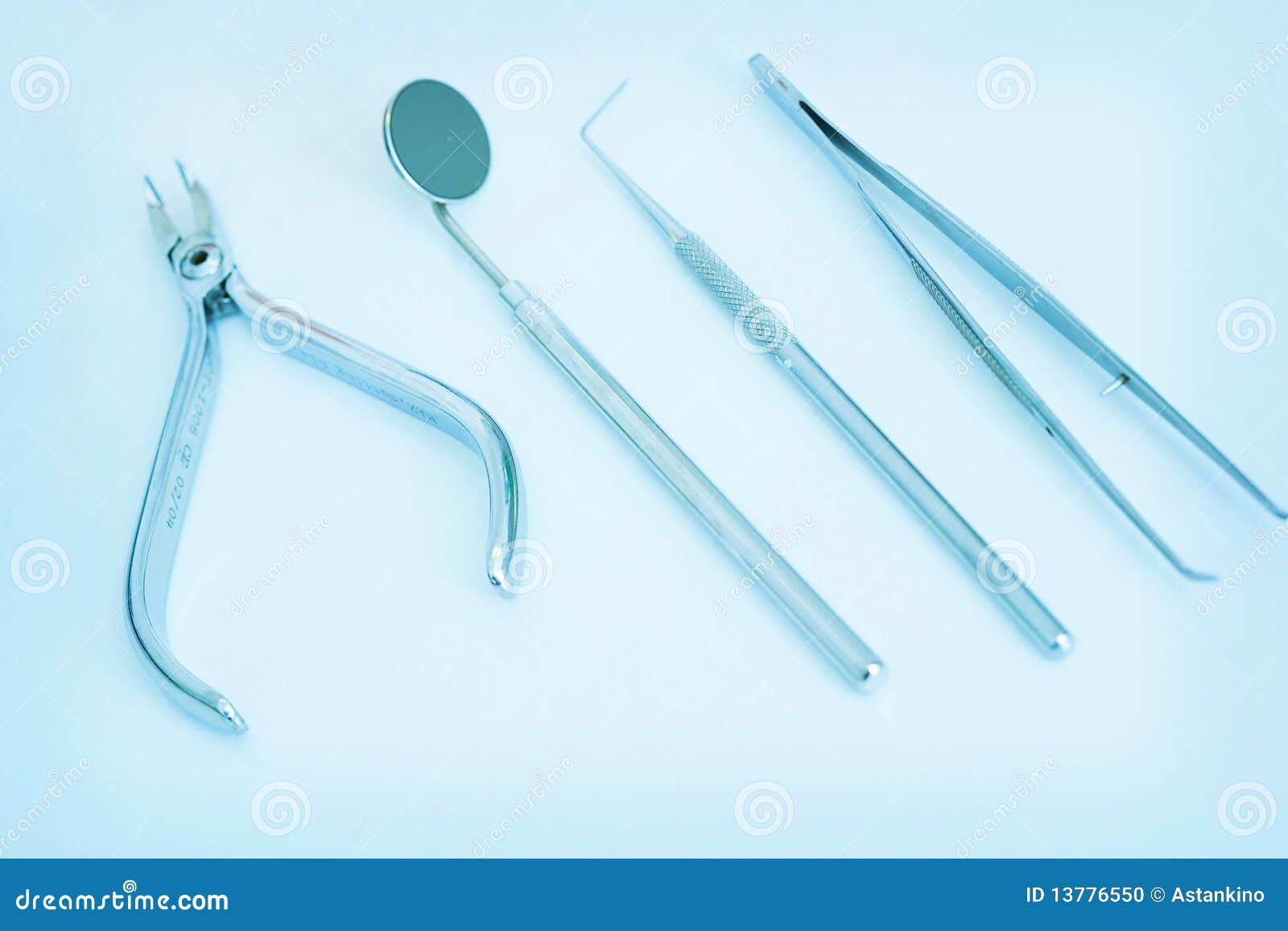 Instrument.cabinet Dentaire Aux Stomatologies Photo stock - Image du ...