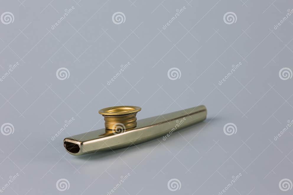 Instrument de mirliton photo stock. Image du fond, amusement - 105527822