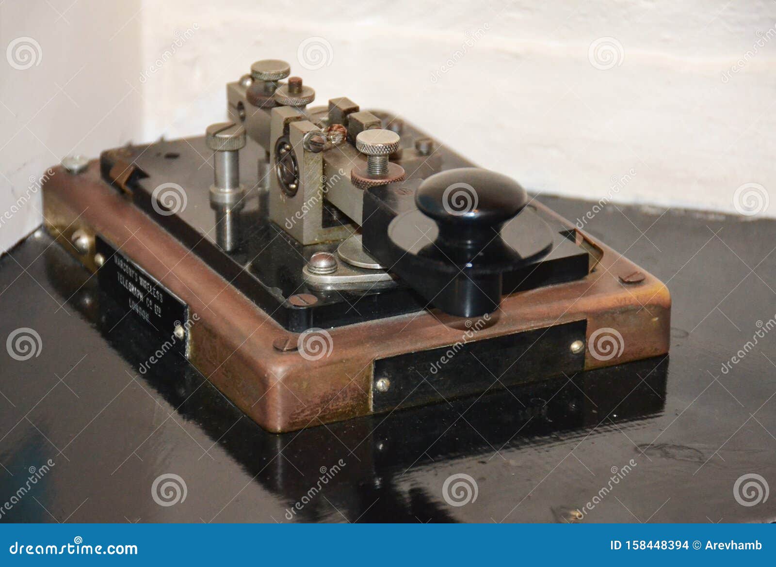 Instrumento Antiguo Morse En Un Museo Imagen de archivo editorial ...