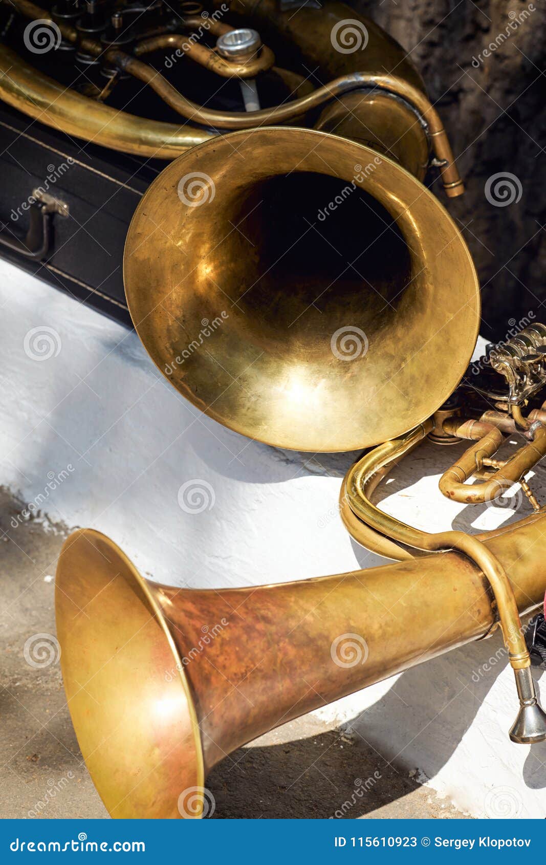 Instrumento Musical De Bronze De Cobre Imagem de Stock - Imagem de ...