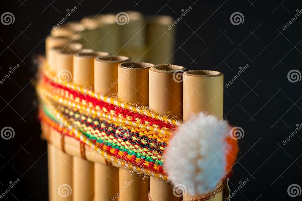 Instrumento Musical Peruano Feito Do Bambu Imagem de Stock - Imagem de ...