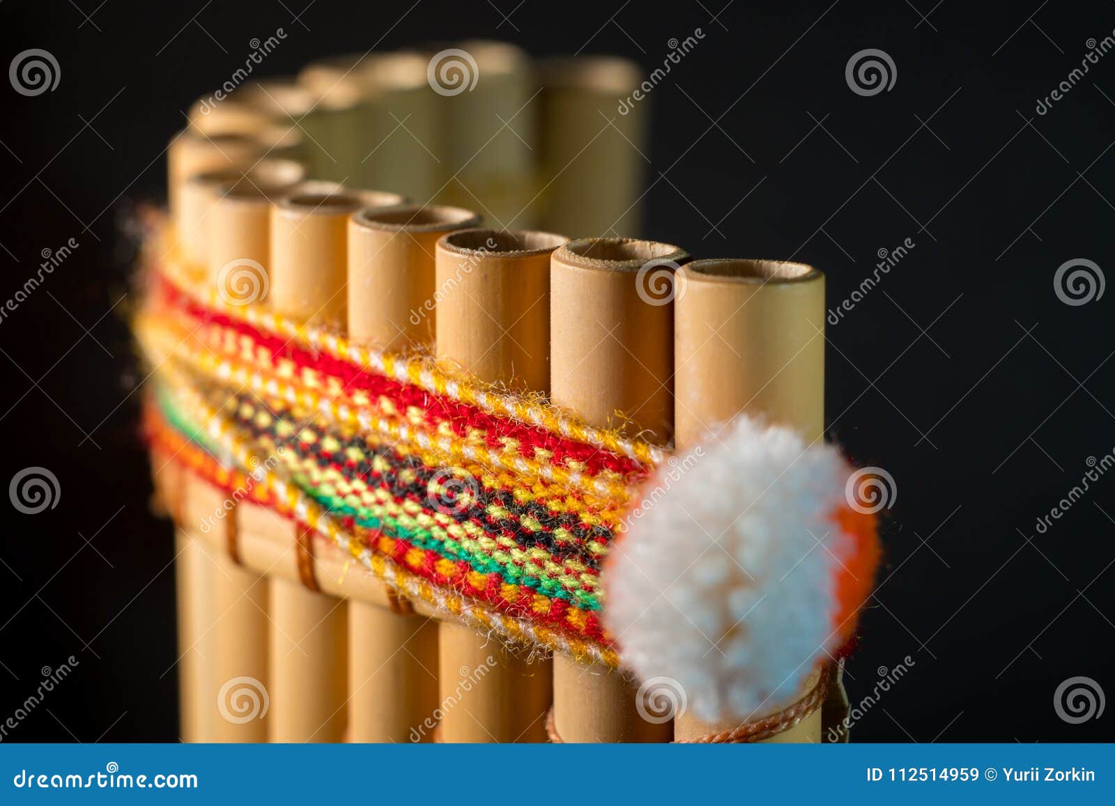 Instrumento Musical Peruano Hecho De Bambú Imagen de archivo - Imagen ...