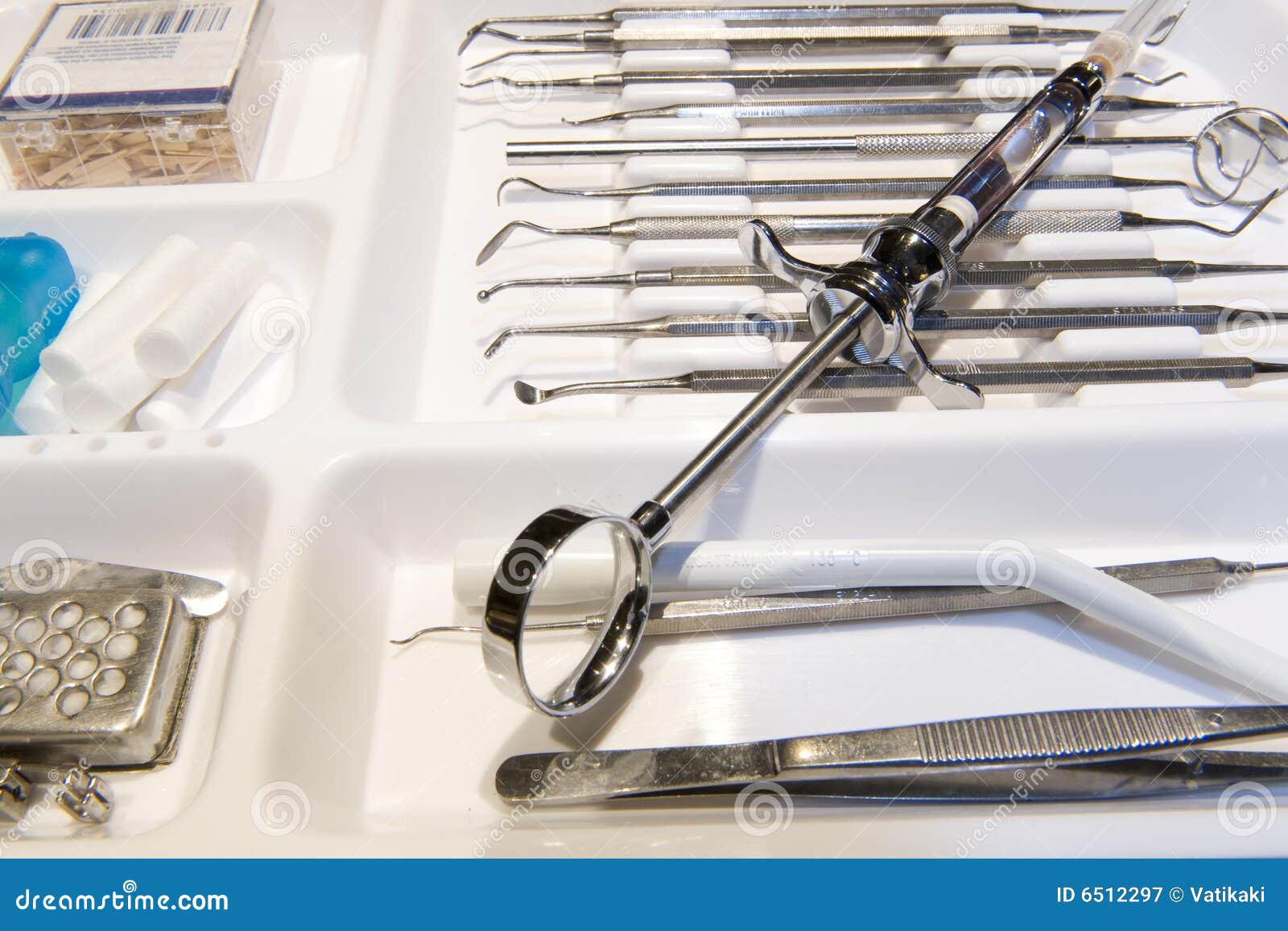 Instruments d'art dentaire image stock. Image du sélection - 6512297