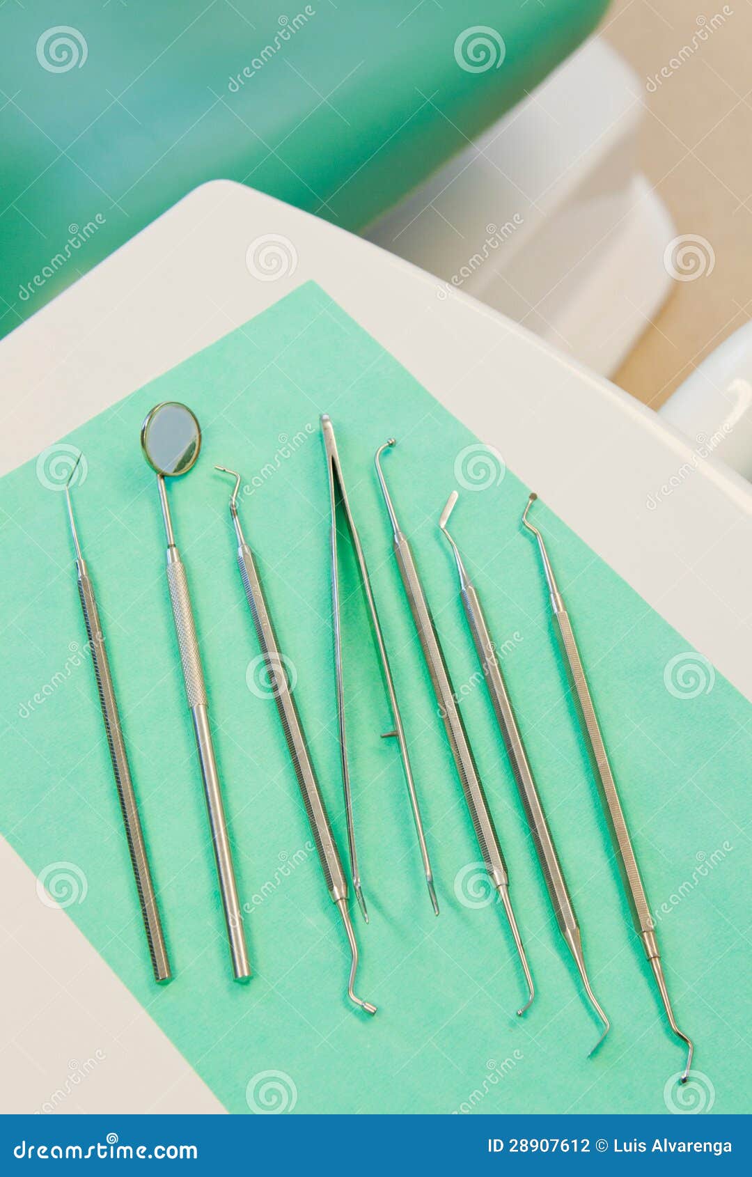 Instruments De Chirurgie Dentaire Photo stock - Image du dentaire ...
