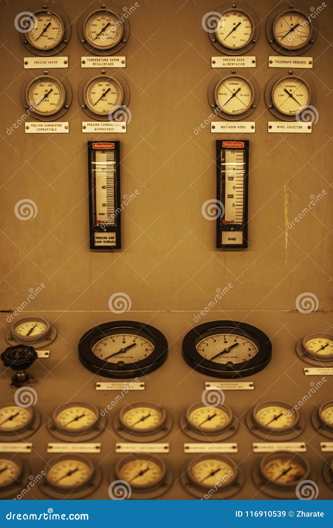 Instruments De Plate-forme De Pont En Navire Image stock - Image du ...